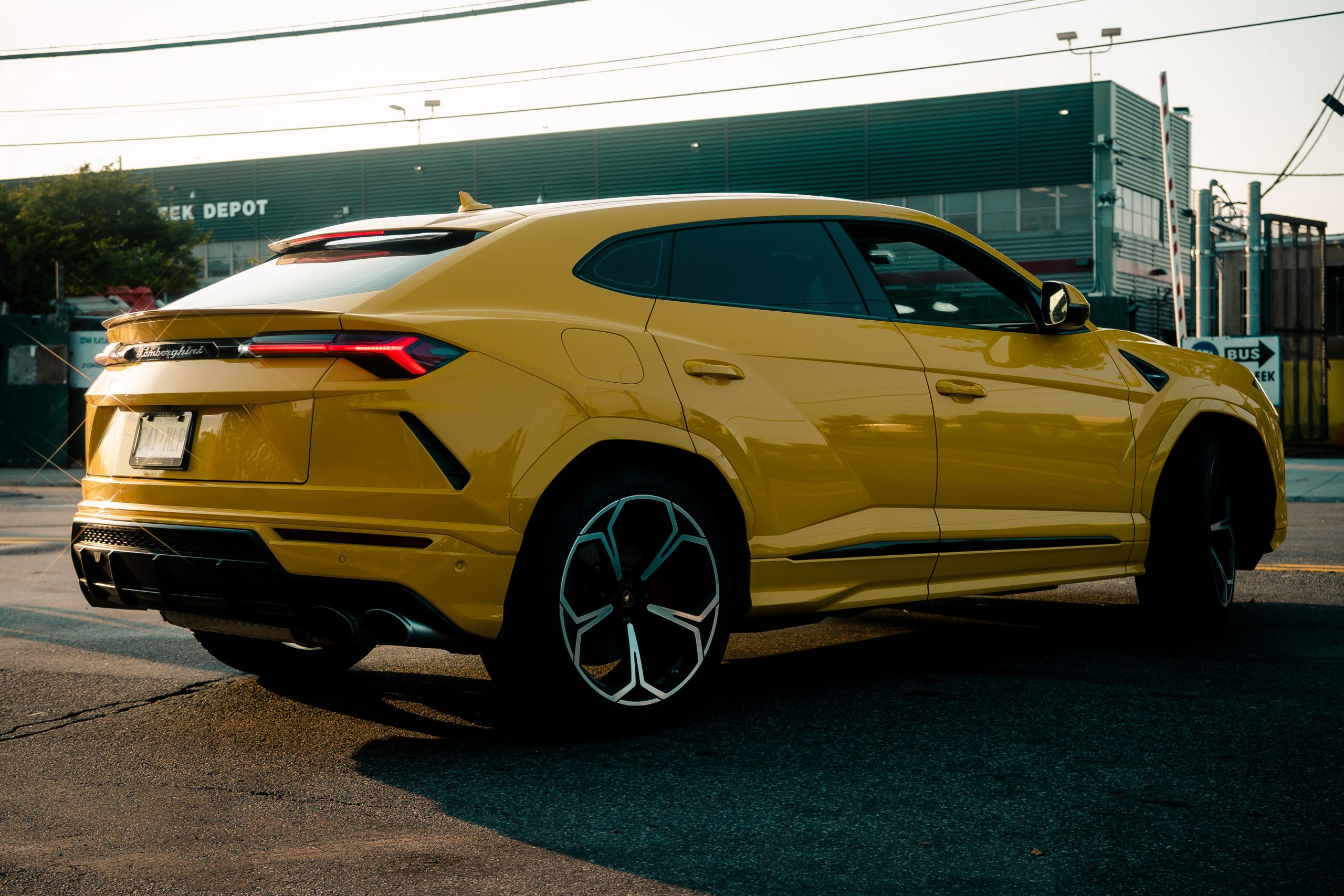 The 5 Best Mid-Size SUVs to Buy - Spider Cars